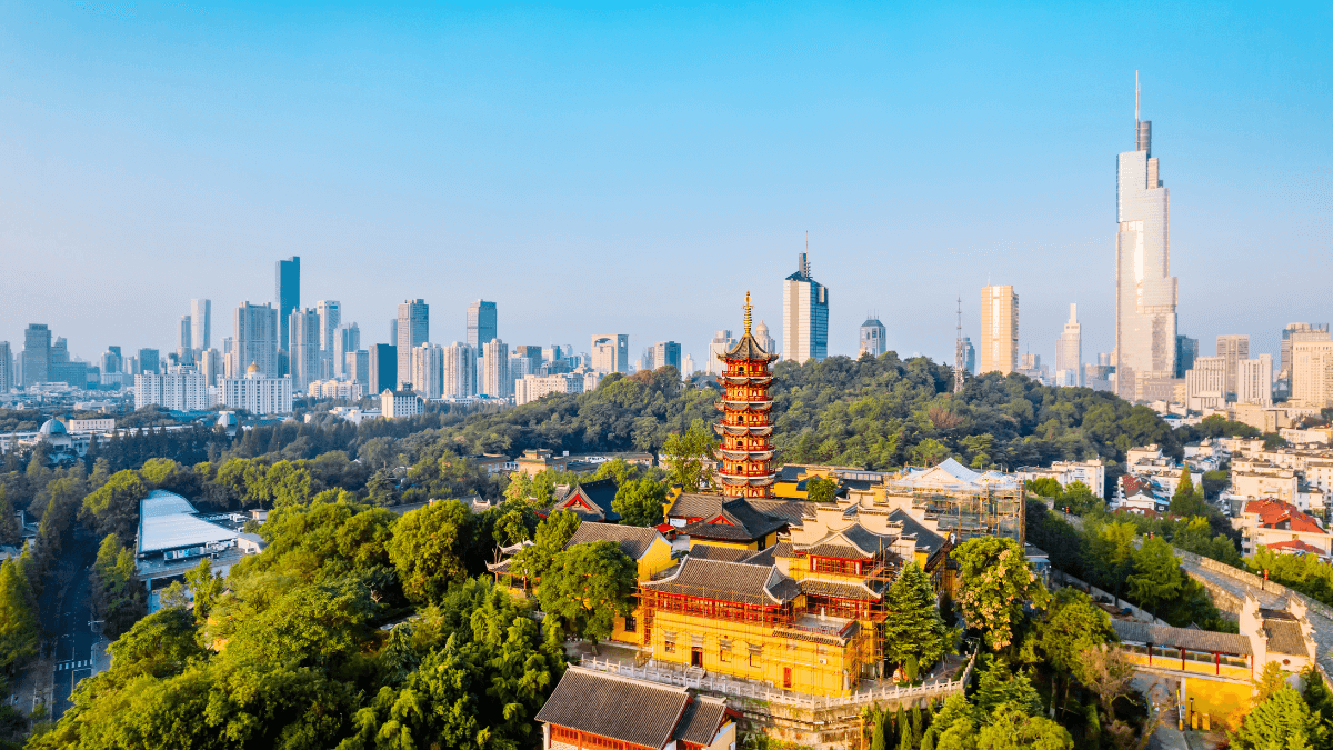 The Perfect Week in China: Skylines, Canals, City Walls & Lakes